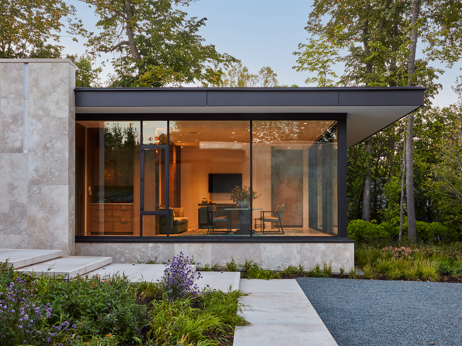 Hope's Slightline 175™ Series: Redefining Modern Aesthetics