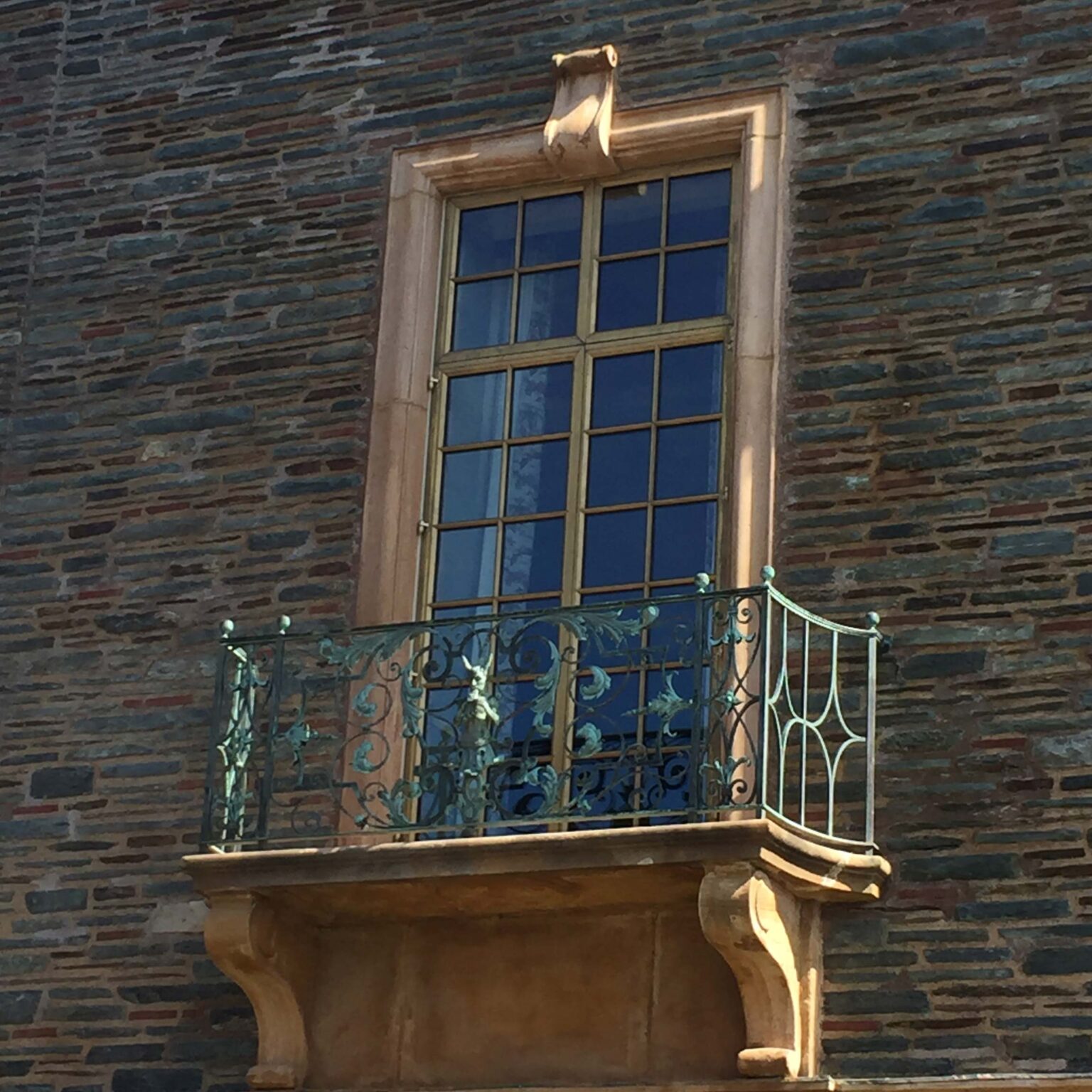 Steel & Bronze Projected and Casement Windows - Hope's